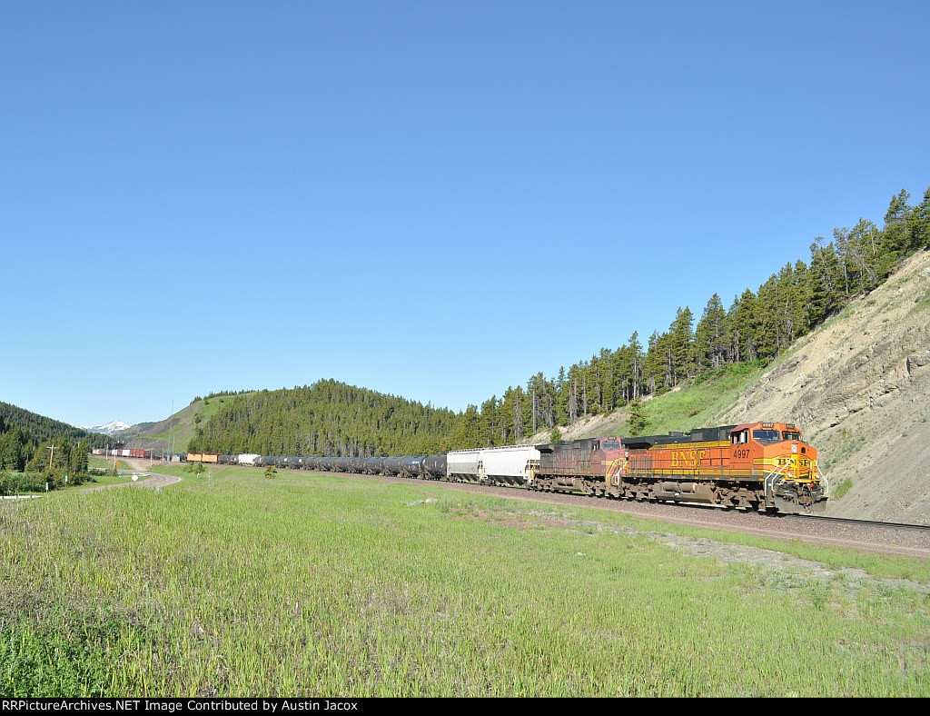 BNSF 4997